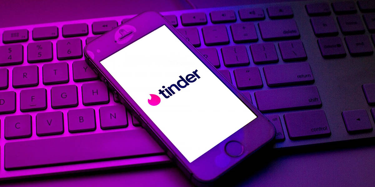 50 frases para romper el hielo y ligar en Tinder